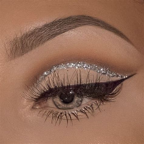 Pin by Bia Duarte on Maquiagem | Eye makeup tutorial, Prom eye makeup ...