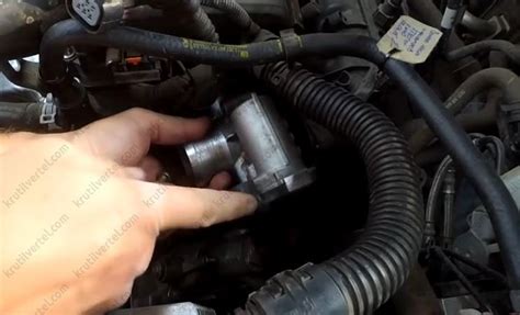 Снятие и установка дроссельной заслонки Opel Astra J