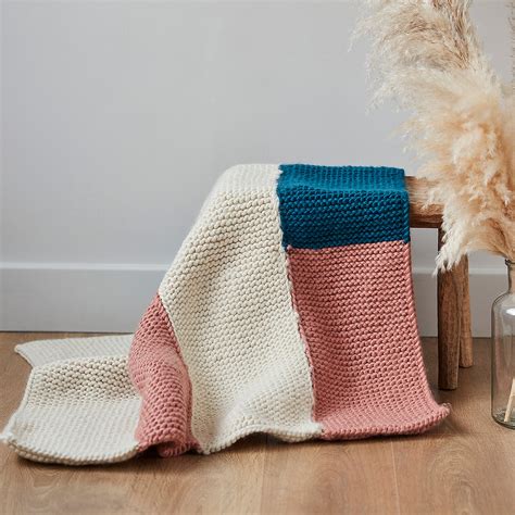 Easy Loom Knit Blanket Pattern for Beginners | Hobbycraft
