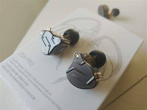 KZ ZSN vs. ZSN PRO... : r/Headphoneporn