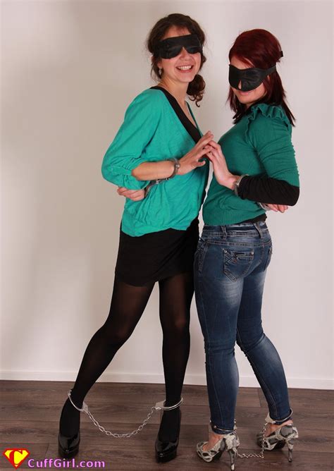 Blindfolded escape challenge – CuffGirl