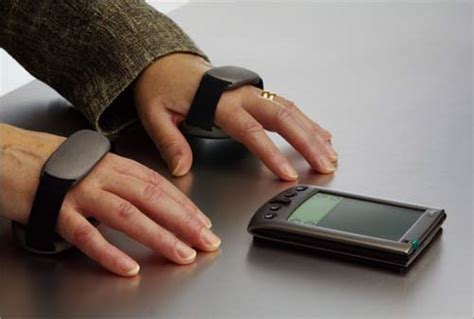 Компьютерные перчатки. Виртуальные клавиатуры » Манипуляторы роботов