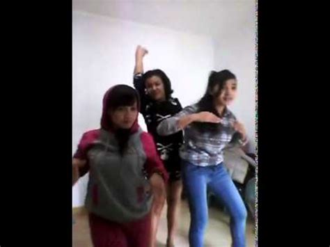 Ngintip cewek joget kliatan anunya - YouTube