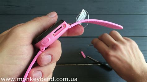 Как Правильно вставить сим карту в детские gps часы Uwatch HW11 - YouTube