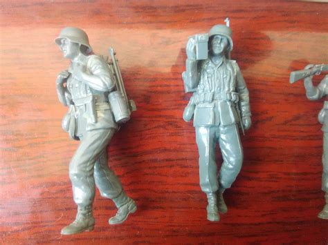 Солдатики "Tamiya" 1/35 - Немецкий пулеметный расчет на марше WW2: 300 ...