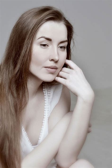 Анна Снегина — биография, фильмография, фотографии актрисы