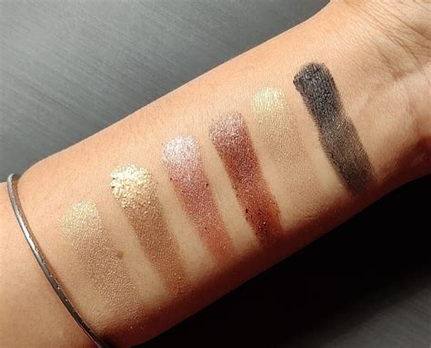 Makeup revolution-Velvet Rose-Eyeshadow Palette Review - Toss The Life
