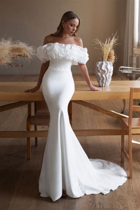 Свадебное платье купить в Москве недорого - свадебный салон Etna Bride