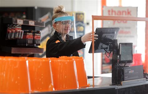 B&Q reopens all 288 UK stores | Guernsey Press