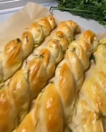 Молдавские плацинды [Video] | Baking recipes, Recipes, Food