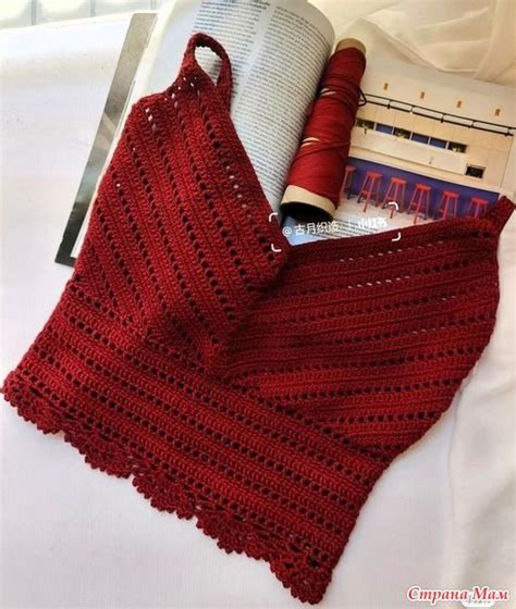 Короткий красный топик на тонких бретелях. | Crochet top pattern ...