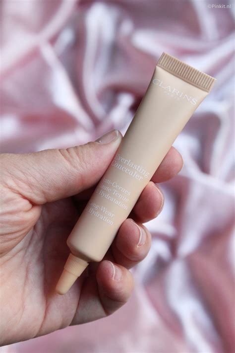 CLARINS EVERLASTING FOUNDATION & EVERLASTING CONCEALER - Pinkit.nl