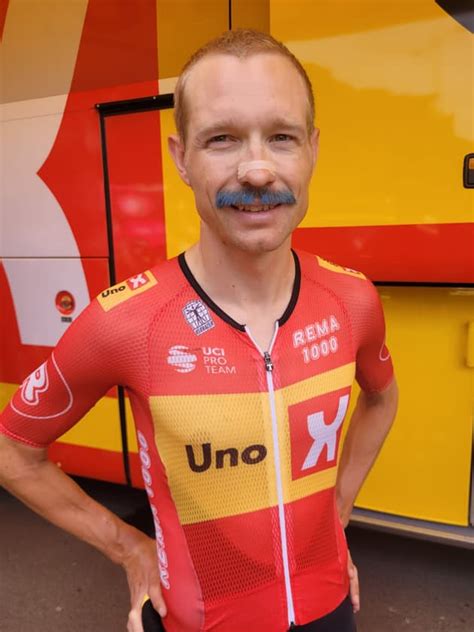 Tour de France 2024: moustache bleue, star d'Instagram, influenceur ...