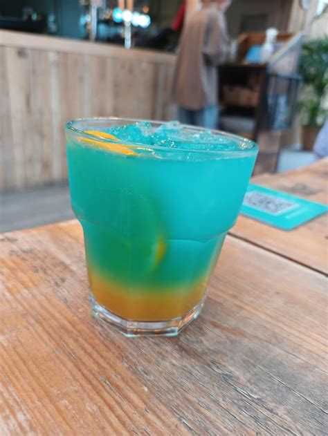 Spotted in London: mural and cocktail : r/zelensky
