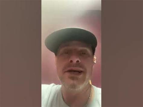 tommy two fingers - YouTube
