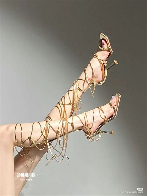 𝔰𝔞𝔳𝔢 \⁠(⁠ϋ⁠)⁠/⁠♩ 𝔣𝔬𝔩𝔩𝔬𝔴 | Fancy shoes, Cute shoes heels, Shoes outfit ...