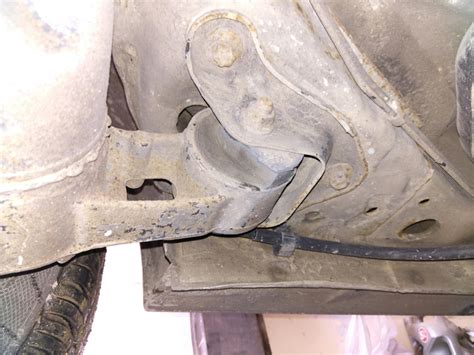 Замена сайлентблоков задней балки — Opel Astra H, 1,3 л, 2009 года ...
