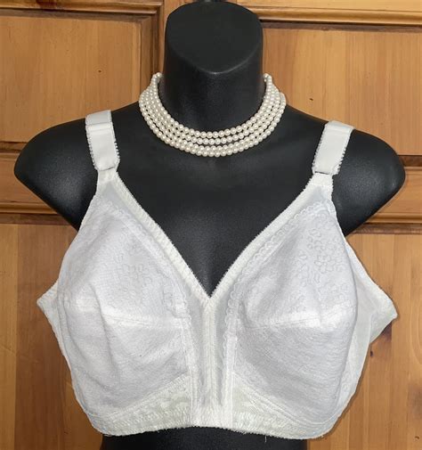 Vintage 1980's PLAYTEX 18 Hour Full Coverage Bra 44B : Pink Girl ...