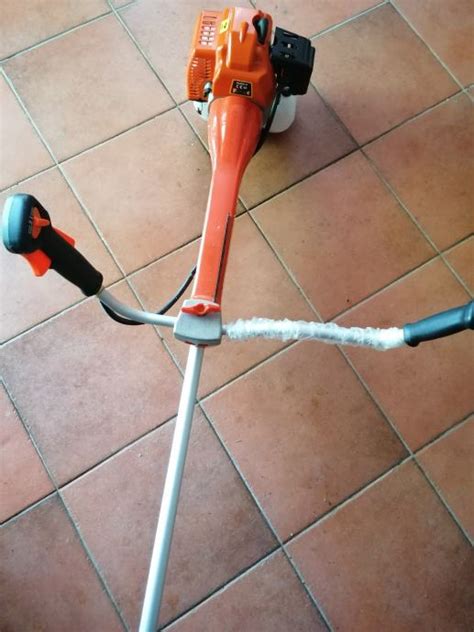 Motorni trimer za travu