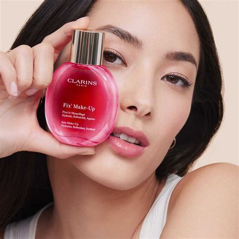 Fix’ Make-Up | Hydrating Setting Spray | CLARINS®