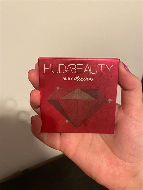 Huda Beauty - Huda Beauty Ruby Obsessions Palette on Designer Wardrobe