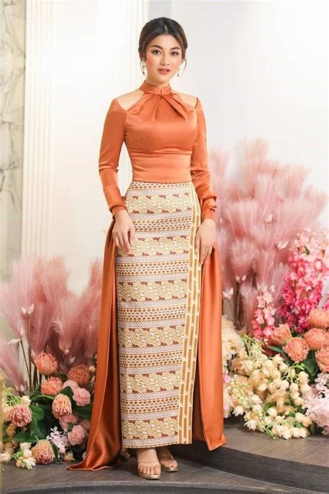Pin oleh June Queen di Myanmar clothes