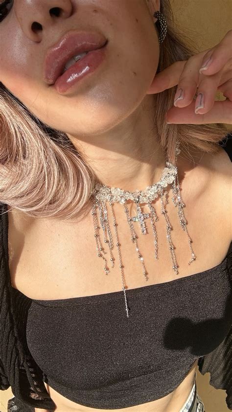 Колье с цепями in 2024 | Beaded jewelry, Delicate necklace, Diy necklace