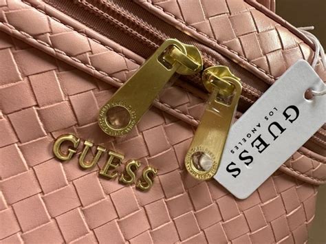 Prodám - Kosmetický kufrik Guess nový, Praha | Mimibazar.cz