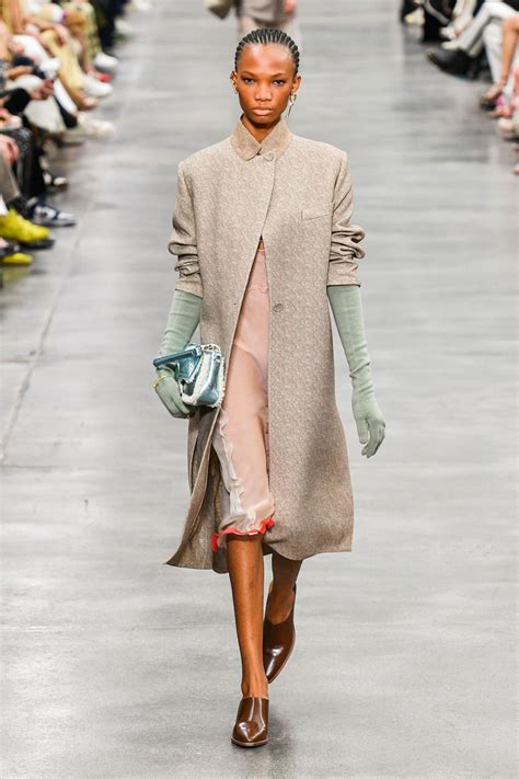 Lookbook: Fendi. Осень/Зима 2022-2023 - www.be-in.ru