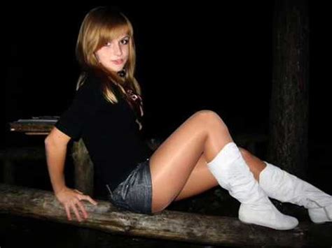 Красивые девушки, короткие юбки, чулки и высокие каблуки.Sexy Girls.18 ...