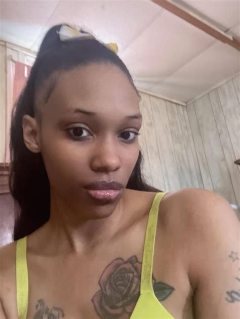 Brown skin beauty : r/BrownHotties