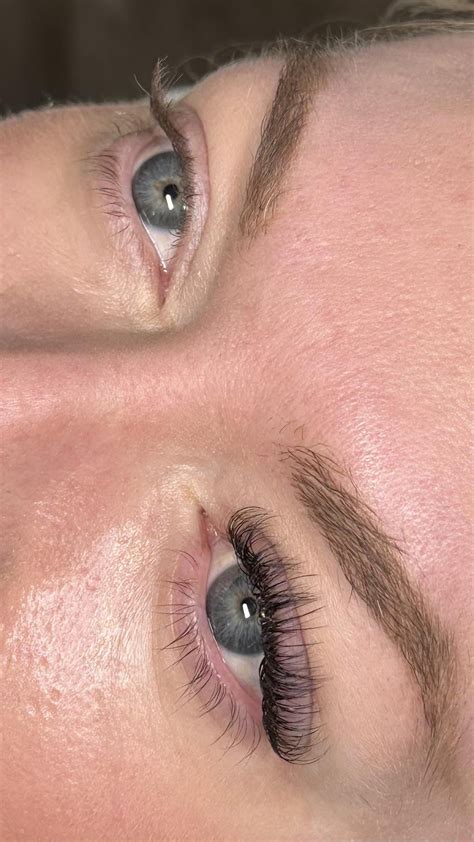 Got to lash my best friend who swore she’d never get her lashes done 😅 ...