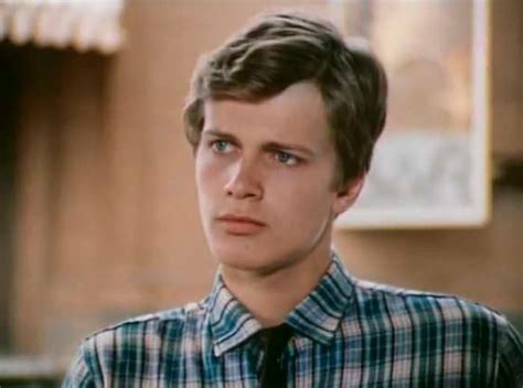 Фильм «Богач, бедняк...» (1982) - сюжет, актеры и роли, кадры из фильма