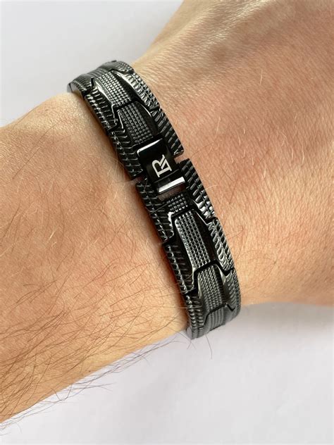 Магнитный браслет Luxorium Порту Black на руку от давления купить в ...