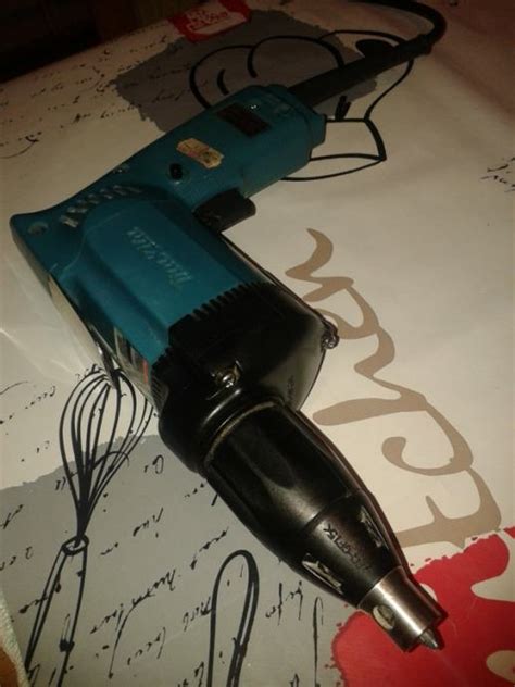 MAKITA 6822