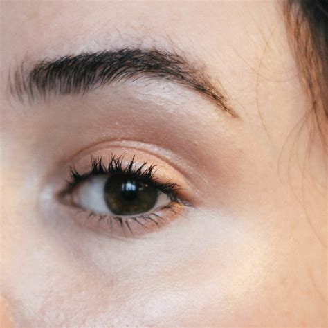Объем, длина, естественность - туши Glossier, Marc Jacobs , Hourglass ...