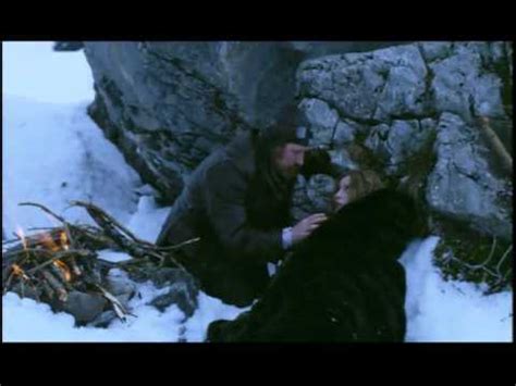 Bande-annonce La Jeune fille et les loups - YouTube