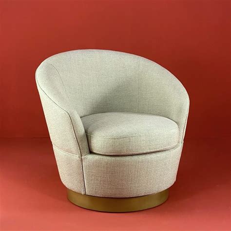 Современное поворотное кресло Свон. Популярное Swan chair.