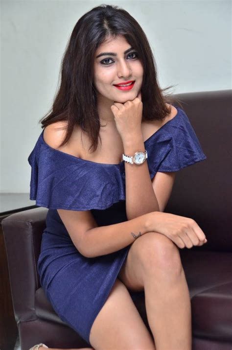 Divya Photos: Find Latest HD Images, Pictures, Stills & Pics - Filmibeat