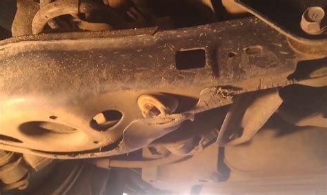 Замена стойки заднего стабилизатора Toyota RAV4