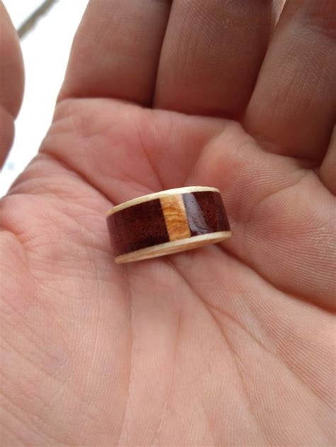 Кольцо из красного дерева и капа осины | Rings for men, Rings, Jewelry