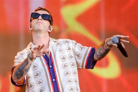 Salmo: stop ai live fino al 02/09 per salute | Urban Radio