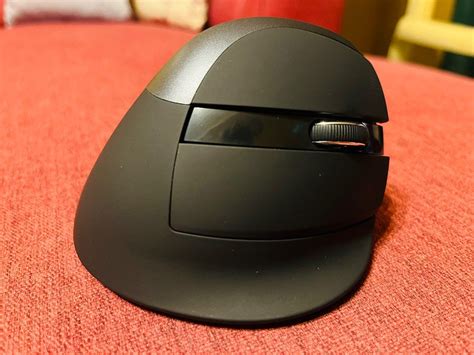 Delux M618 Mini DB Ergonomic Mouse on Carousell