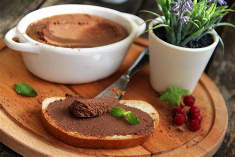 Шоколадный плавленый сыр из творога: 9 фото в рецепте