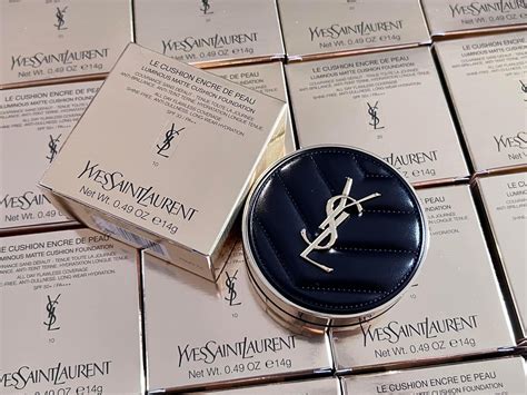 Cushion YSL phiên bản vỏ da màu đen sang trọng