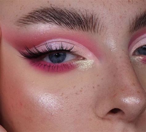 Makeup | Pink eye makeup, Eye makeup, Colorful eye makeup