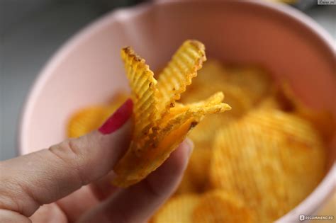 Чипсы картофельные Lays Рифленые Острые крылышки - «Ну и кошмарная же ...
