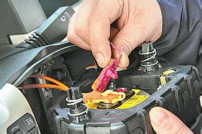 Opel Astra h. Снятие и установка подушки безопасности водителя