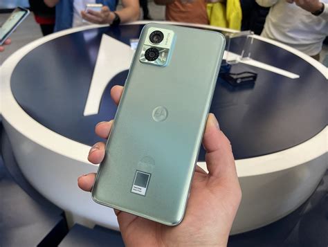 Смартфон Motorola Edge 30 Neo представлен официально