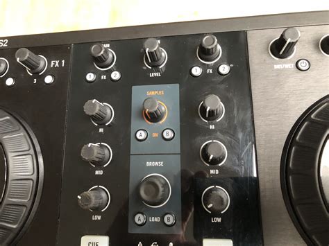 Native Instruments Traktor Kontrol S2 image (#2013148) - Audiofanzine